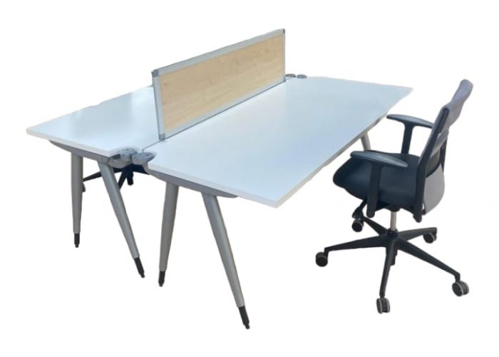 Bureau open space 2 poste avec séparation bois Steelcase | Locaux ...