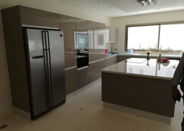 Cuisine Moderne En MDF ou LATTE sur-mesure et sur-commade | Maison au ...