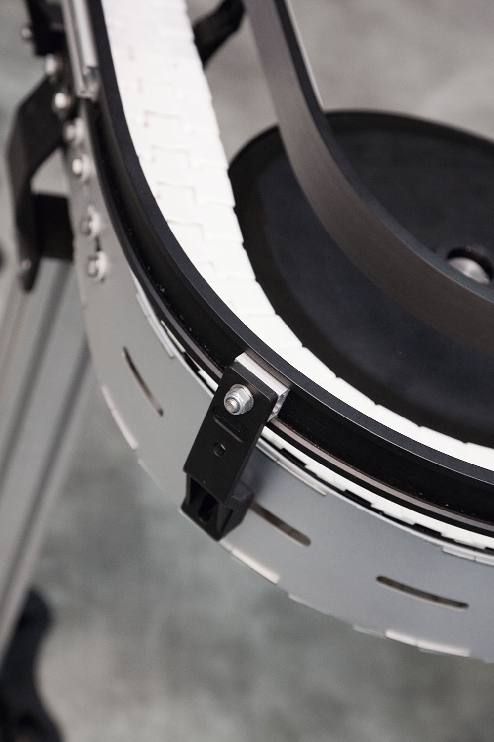 Cardan Chain Conveyor | IRP - Intralogística