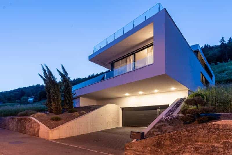 Moderne Luxusvilla bauen in skulpturaler Architektur // AVANTECTURE