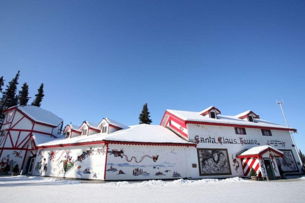 10 UNREAL Christmas Towns In The USA That'd Drop Santa's Jaw