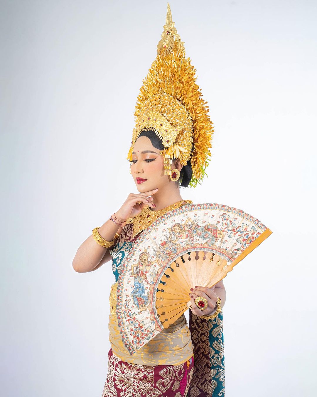 Payas Agung Pakaian Adat Bali Yang Indah Nan Sarat Akan Makna