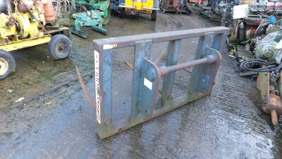 Telehandler Buckets and Attachments – BRUCE ATFIELD