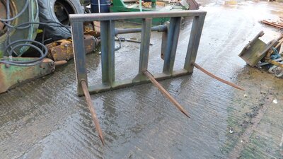 Telehandler Buckets and Attachments – BRUCE ATFIELD