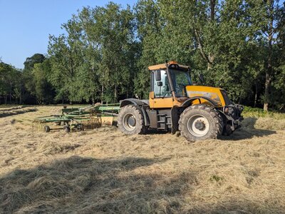 JCB 3185 Fastrac - BRUCE ATFIELD