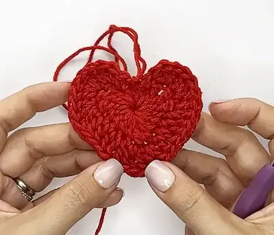 How To Crochet A Heart For Beginners (in ANY SIZE)