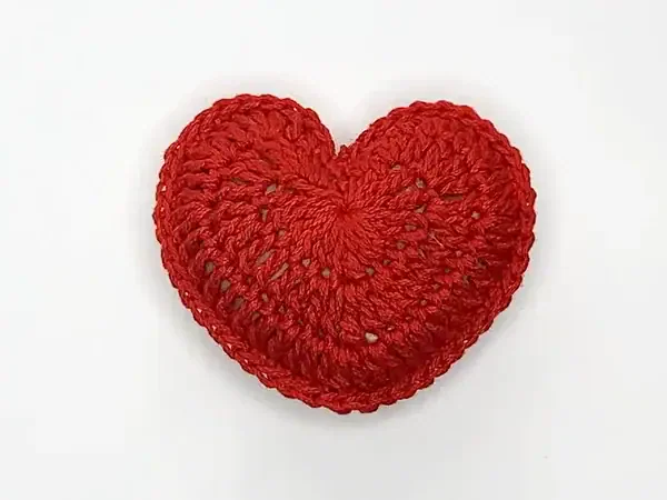How To Crochet A Heart For Beginners (in ANY SIZE)