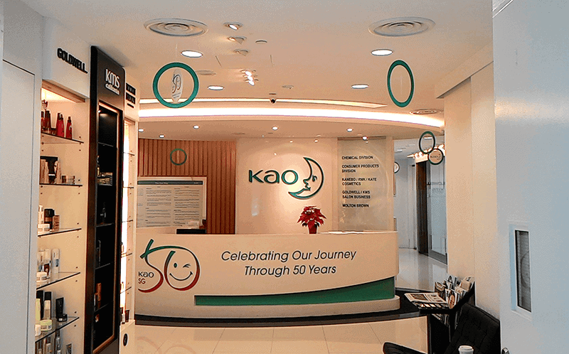 Creative Hanging Mobile Advertising | Singapore Ngai Heng