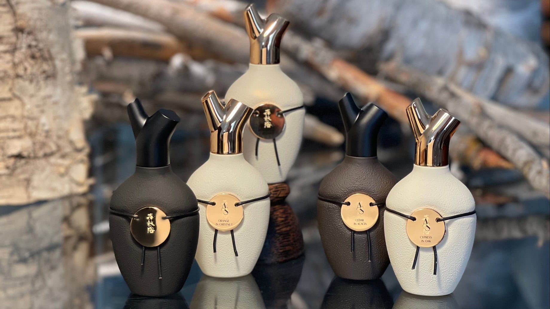 5 Scents of Wood Fragrances Guaranteed to Make you Smile