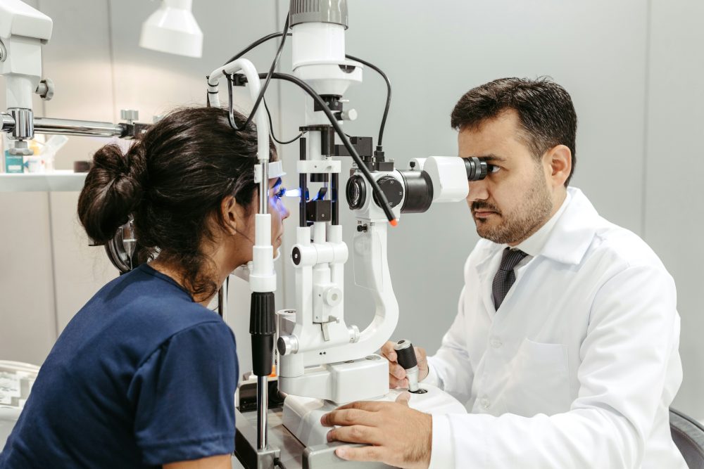 Is LASIK Safe for Teens? What Parents Need to Know - LLAMM
