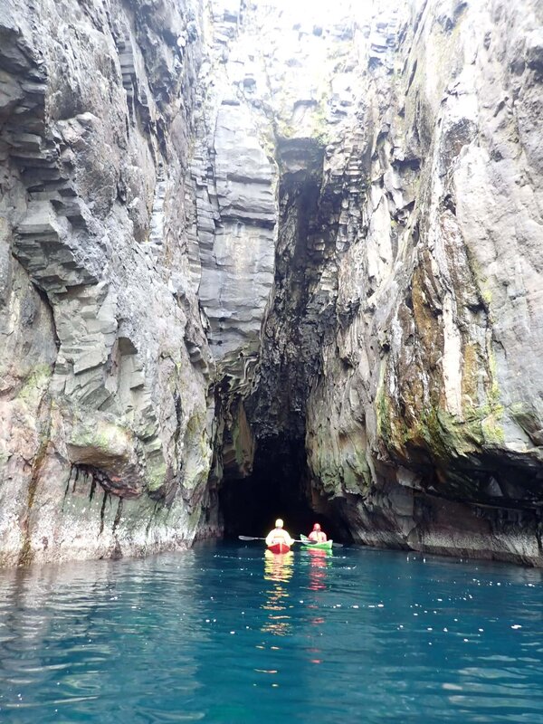 Guided Kayak Tour – Cliffs and Caves – Kajakk.fo