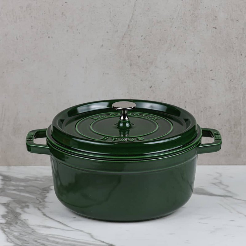 Staub Round Cocotte | VIVE Cooking School