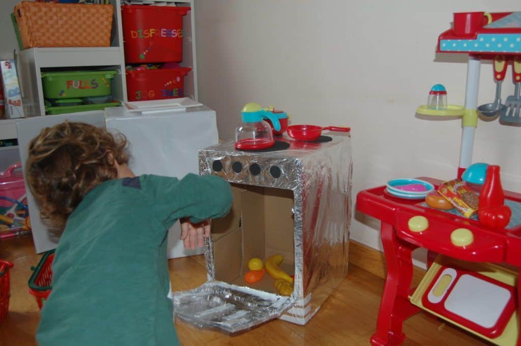 El poder de una caja de cartón. - Mamá Psicóloga Infantil