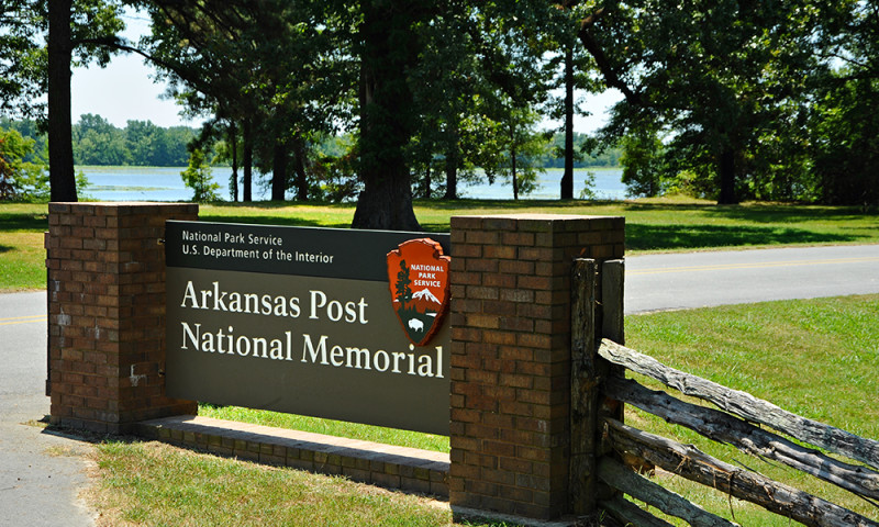 Best Stops on the Great River Road in Arkansas - Florida Man on the Run