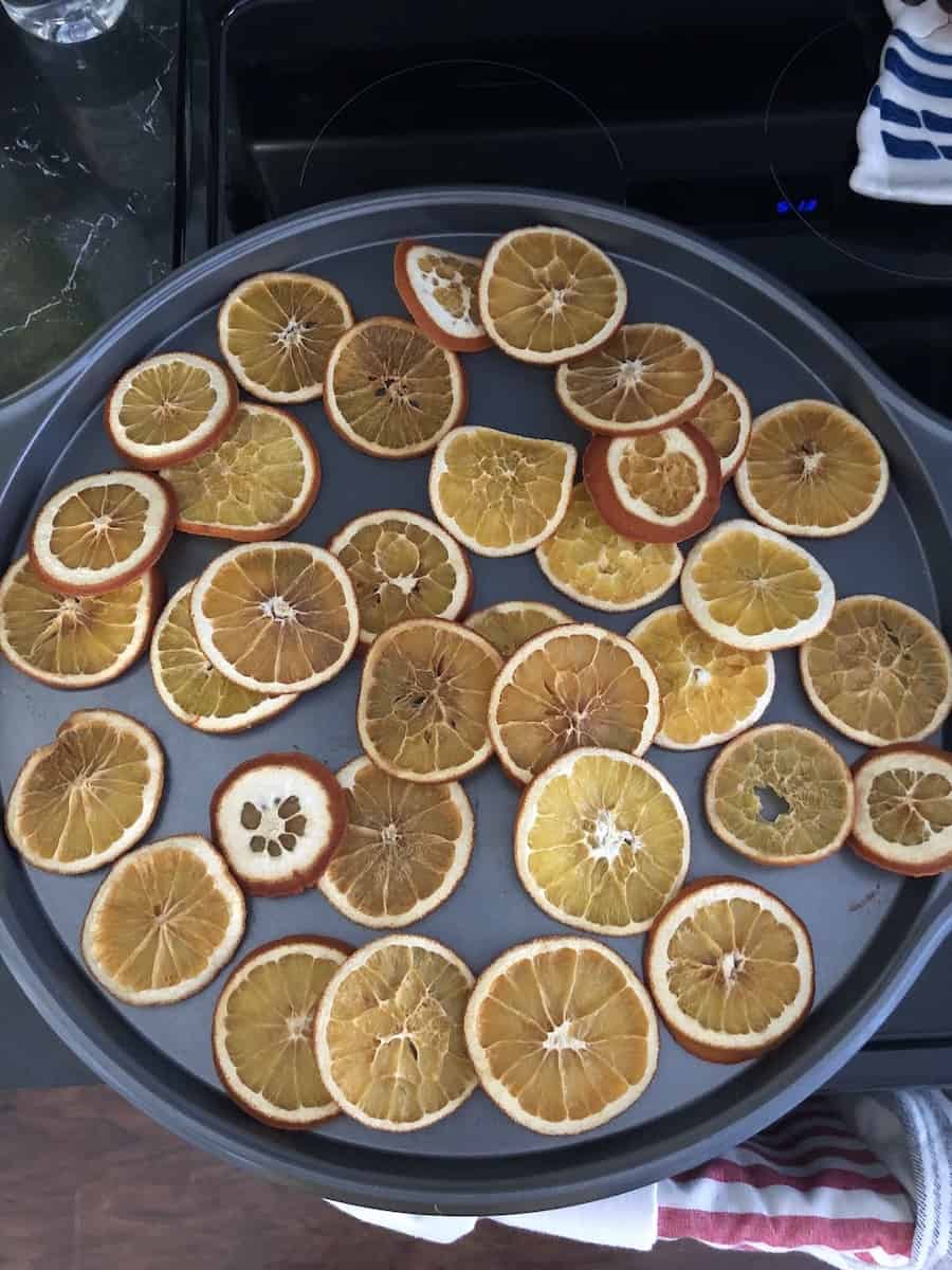 HOW TO BAKE ORANGE SLICES FOR HOLIDAY DECORATING