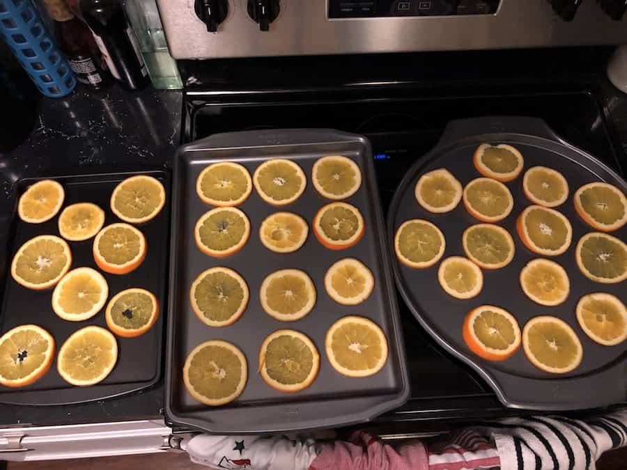 HOW TO BAKE ORANGE SLICES FOR HOLIDAY DECORATING