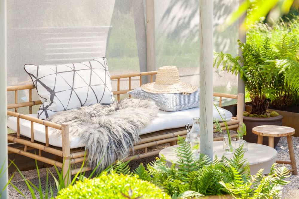 How to Create a Beautiful and Functional Outdoor Seating Area in Your ...