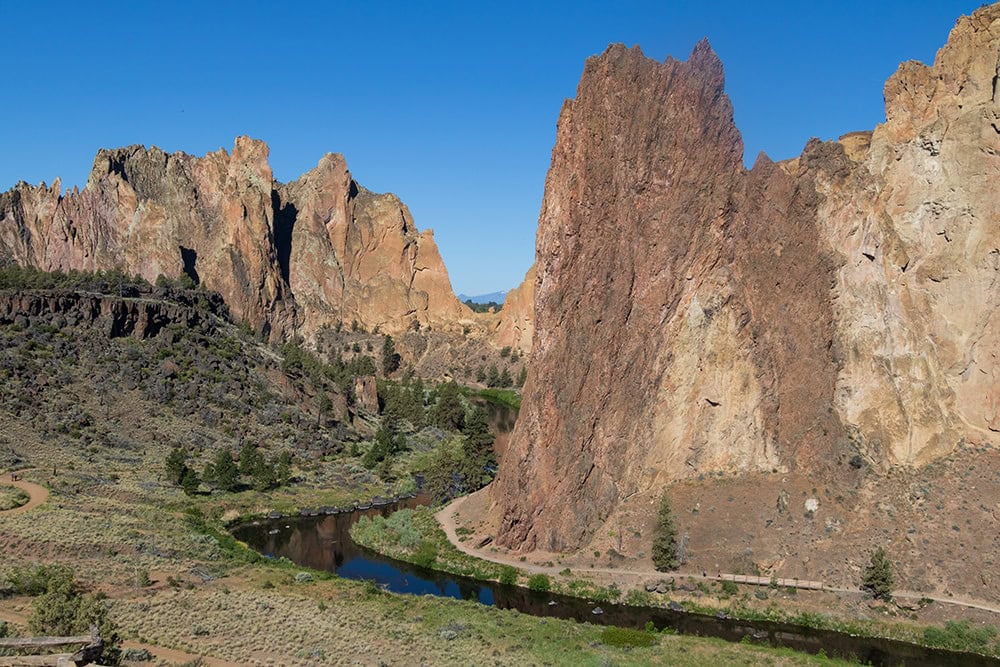 Smith Rock State Park Oregon – Ultimate Guide | Hello Wanderlust Family