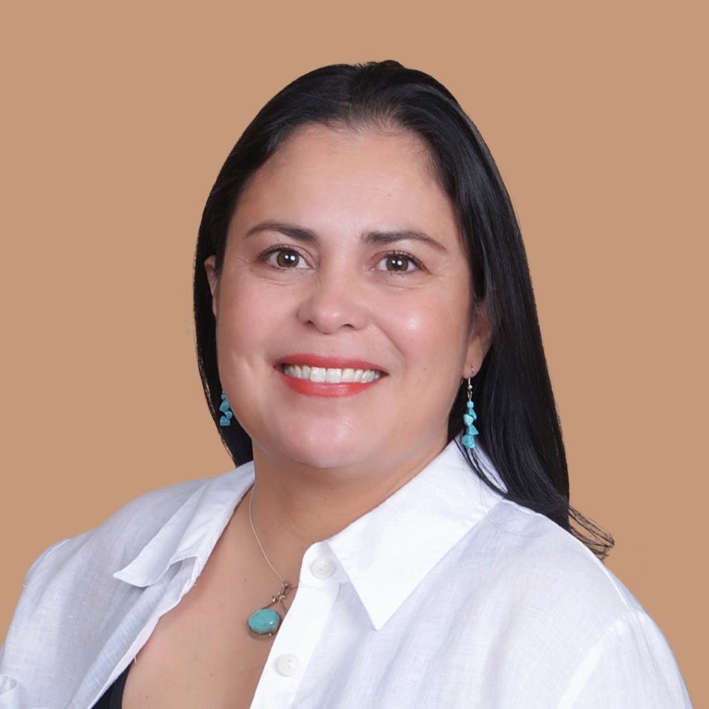 Veronica Rivera Arteaga - Lyn-Lake Psychotherapy & Wellness