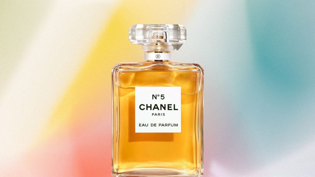 Chanel N ° 5 - The Iconic and Timeless Masterpiece | PerfumeStars ...