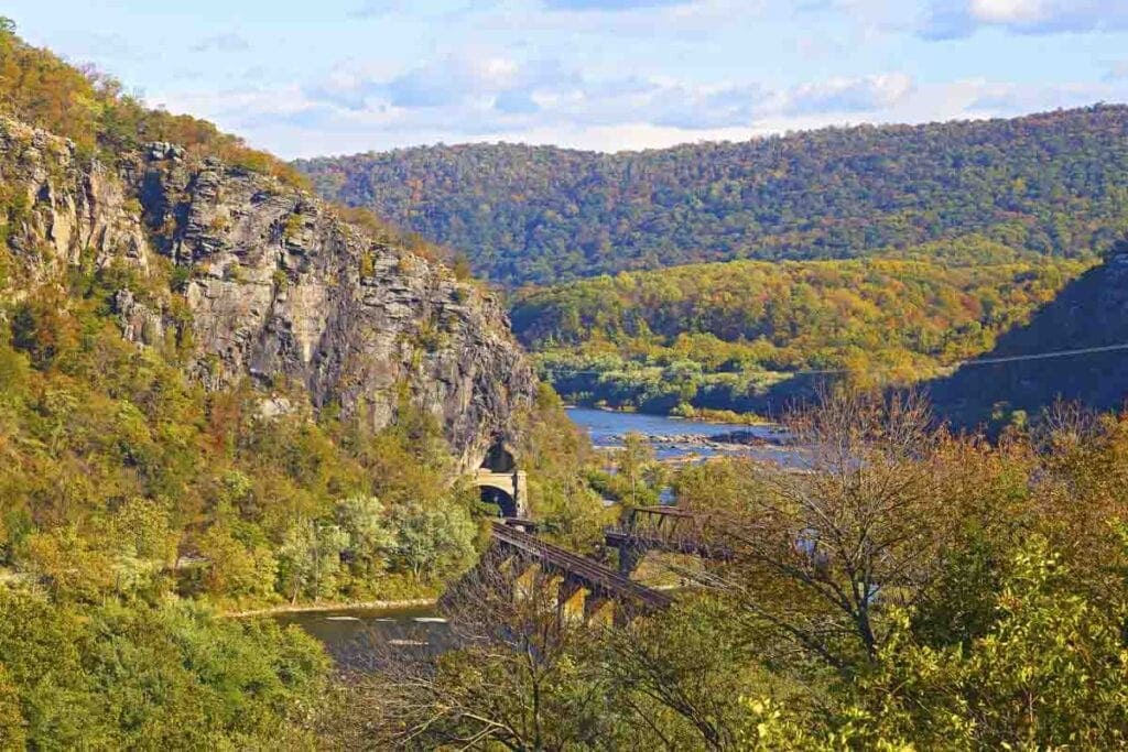 50 Best Places To Visit In The Fall In The US (2024)