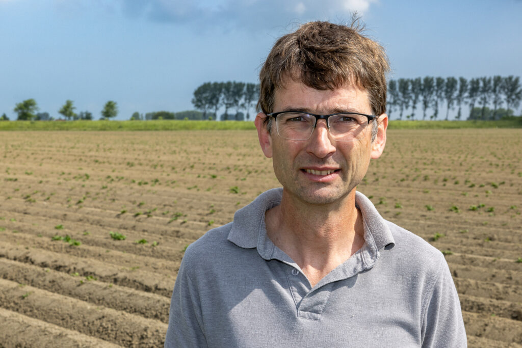 Farmers with the Farmdroid FD20: learning by doing (2) - Future Farming