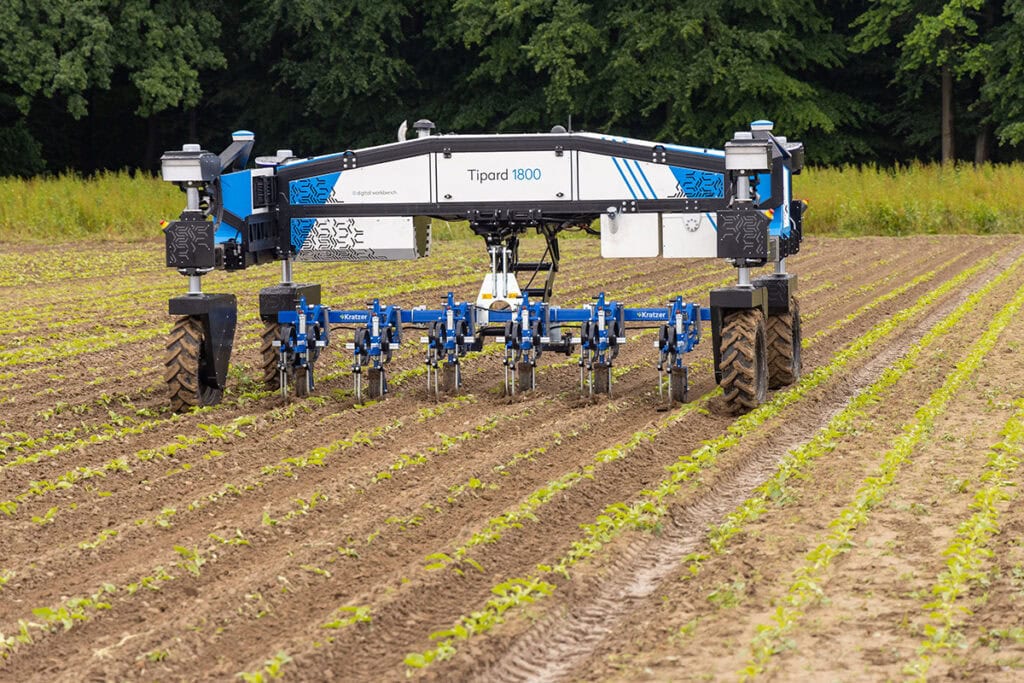 PHOTO | Robots as the Focus of the FarmRobotix Program at DLG Feldtage ...