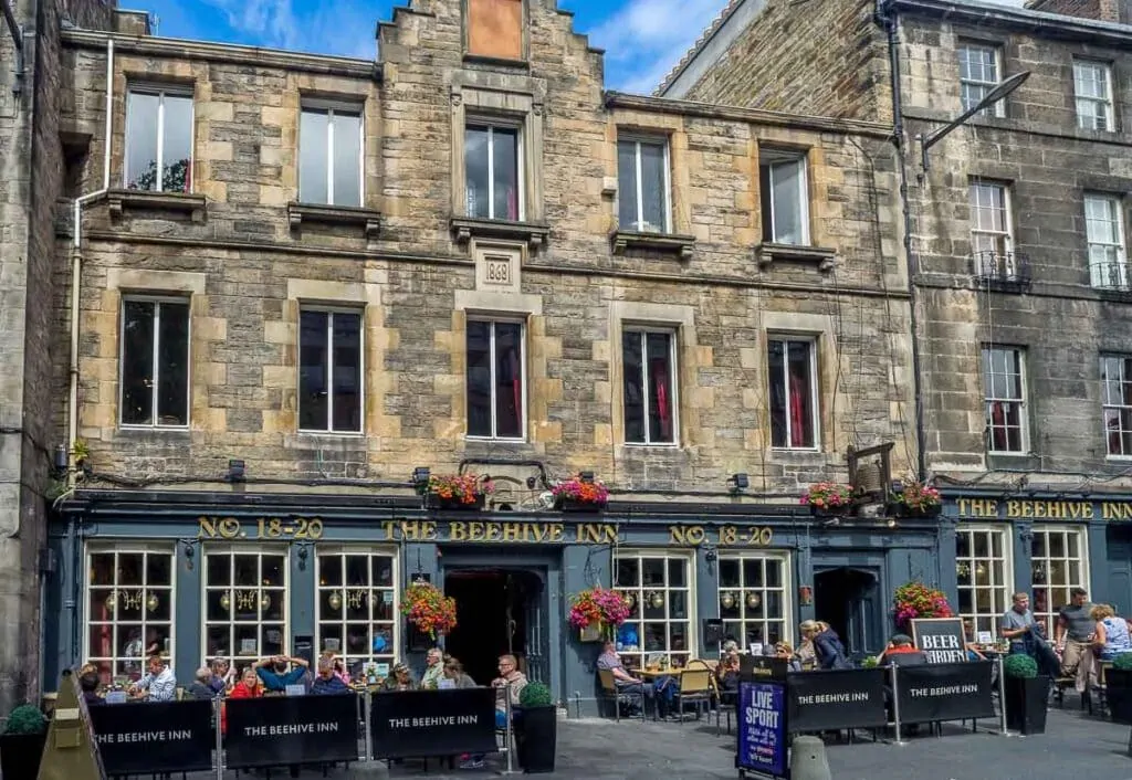 The Best Traditional Edinburgh Pubs - Scottish Scran