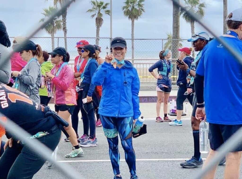 10 Best Windbreaker for Hiking: for complete protection in 2024 ...