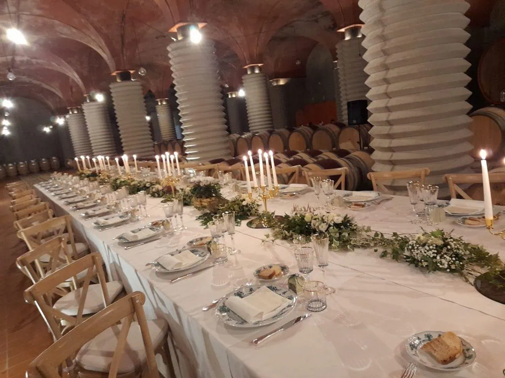 Il Tavolo Imperiale: Eleganza e Convivialità per il Tuo Matrimonio da ...