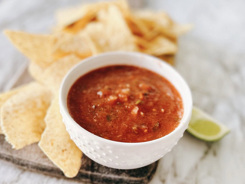 5-Minute Canned Tomato Salsa – Easy Restaurant-Style Recipe