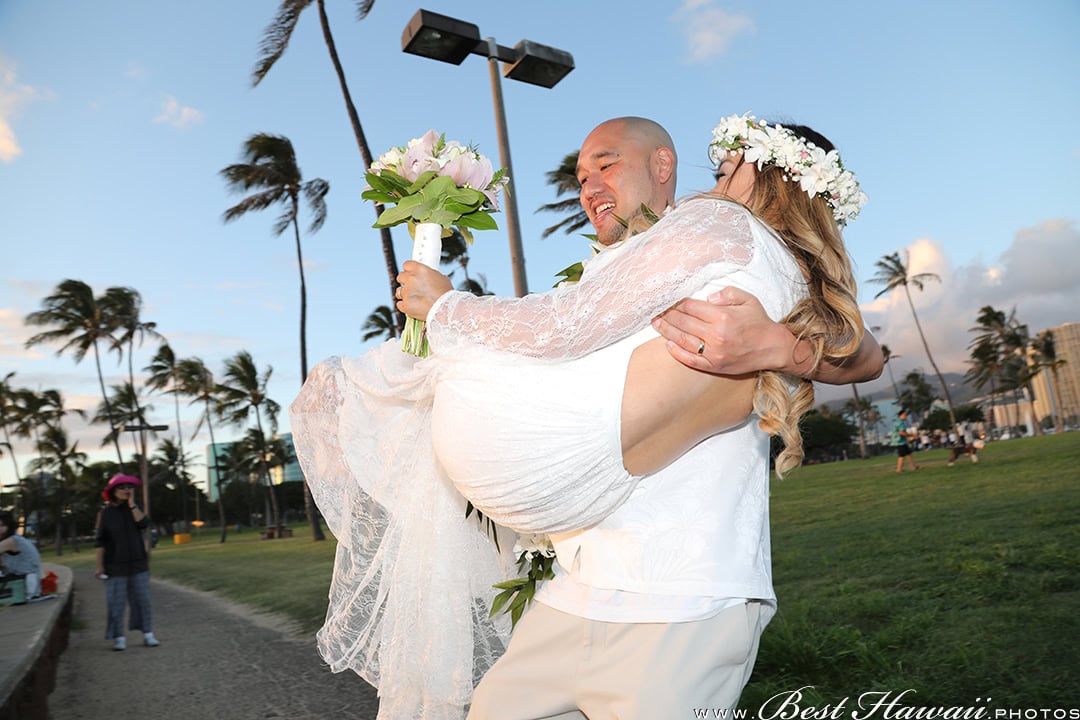 Wedding Photography at Magic Island Honolulu - Best Hawaii Photos
