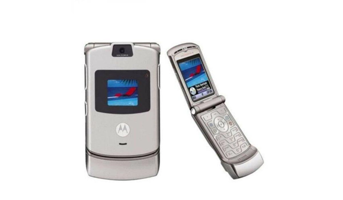4 Of The Best Old Flip Phones: Life Before Smartphones (US) - MobilityArena