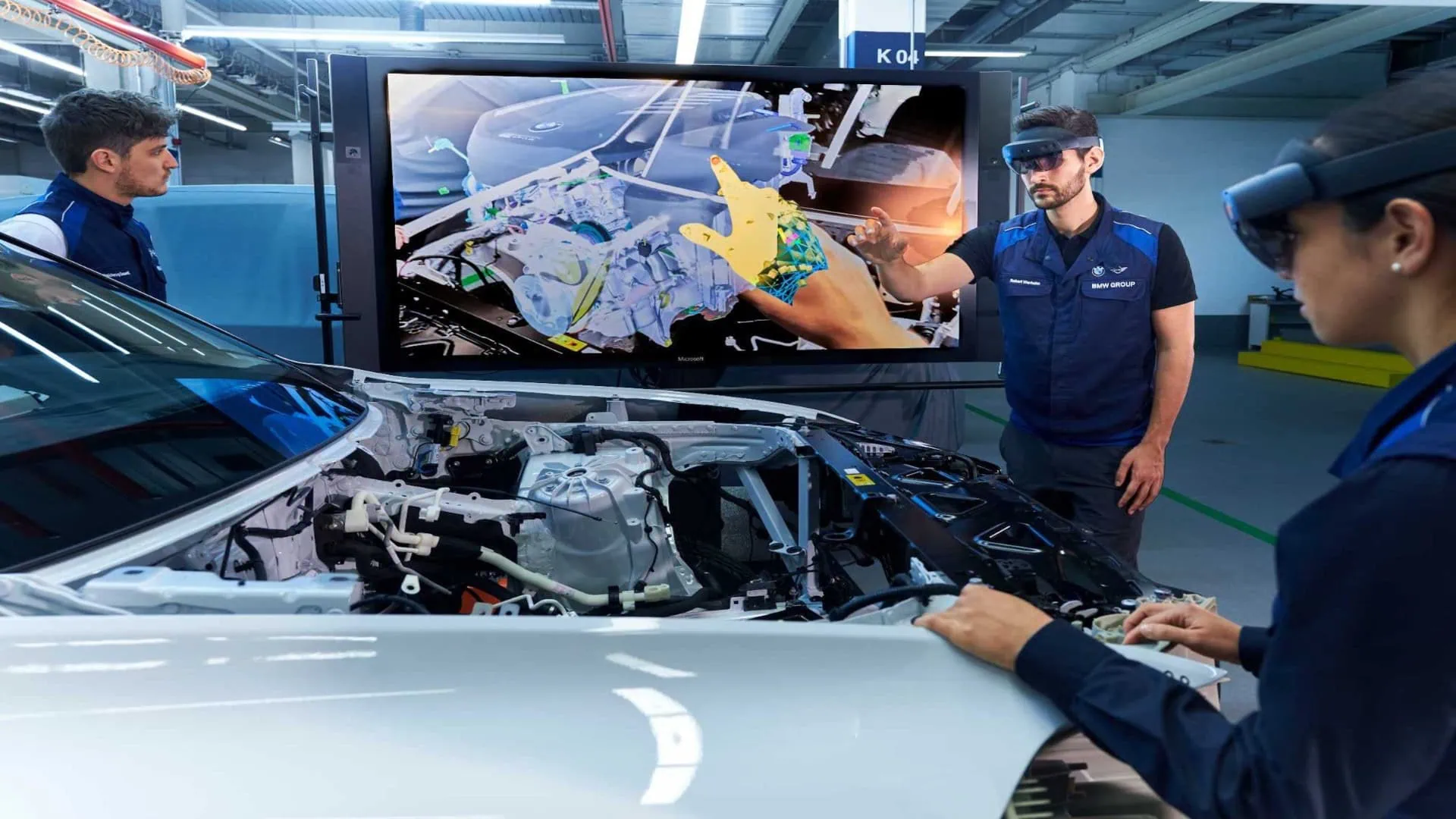 AR and VR in the Workplace - 8 Benefits & Examples