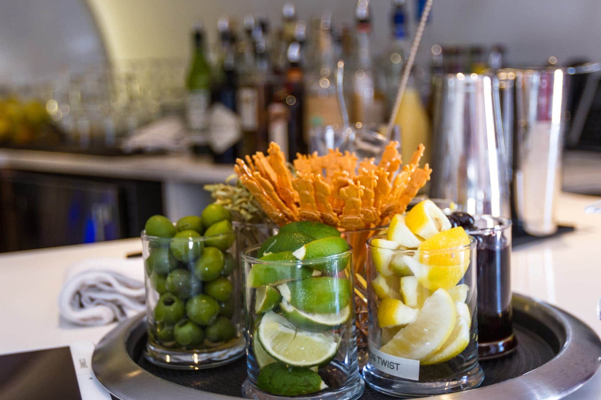 New Year’s Eve DIY Bar: A Clean, Modern Cocktail Experience at Home