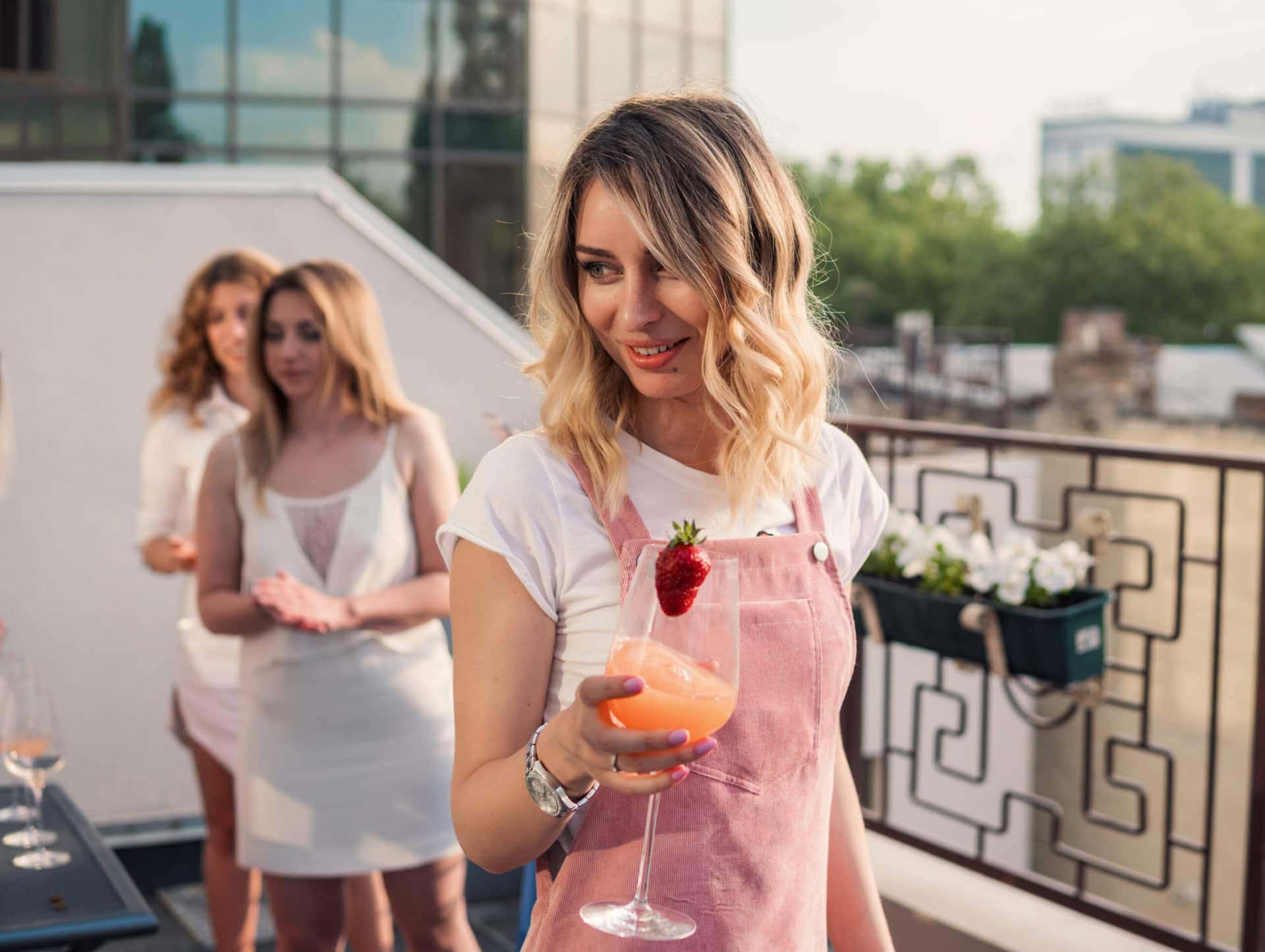 Spring Vodka Cocktails 2026: Trends, Recipes, ABV & Food Pairings