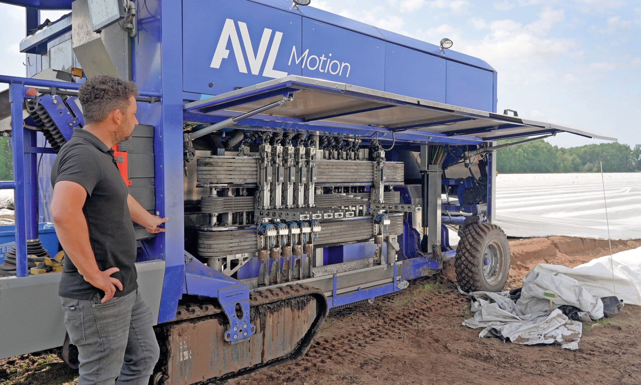Robot hands for Asparagus harvest ready for real-world work - Future ...