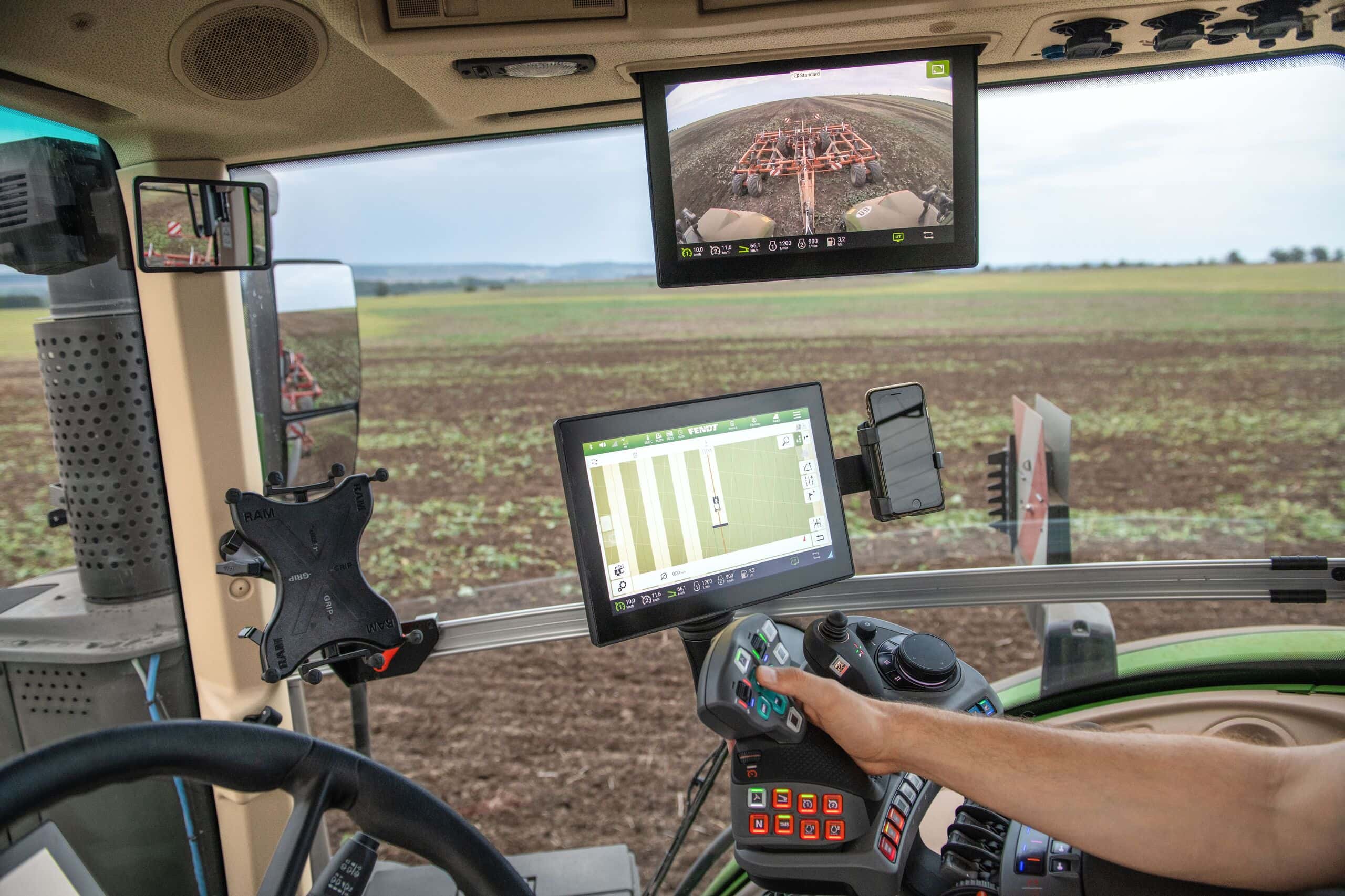 Fendt 1000 Gen4 tractors debut with factory-integrated autonomy ...
