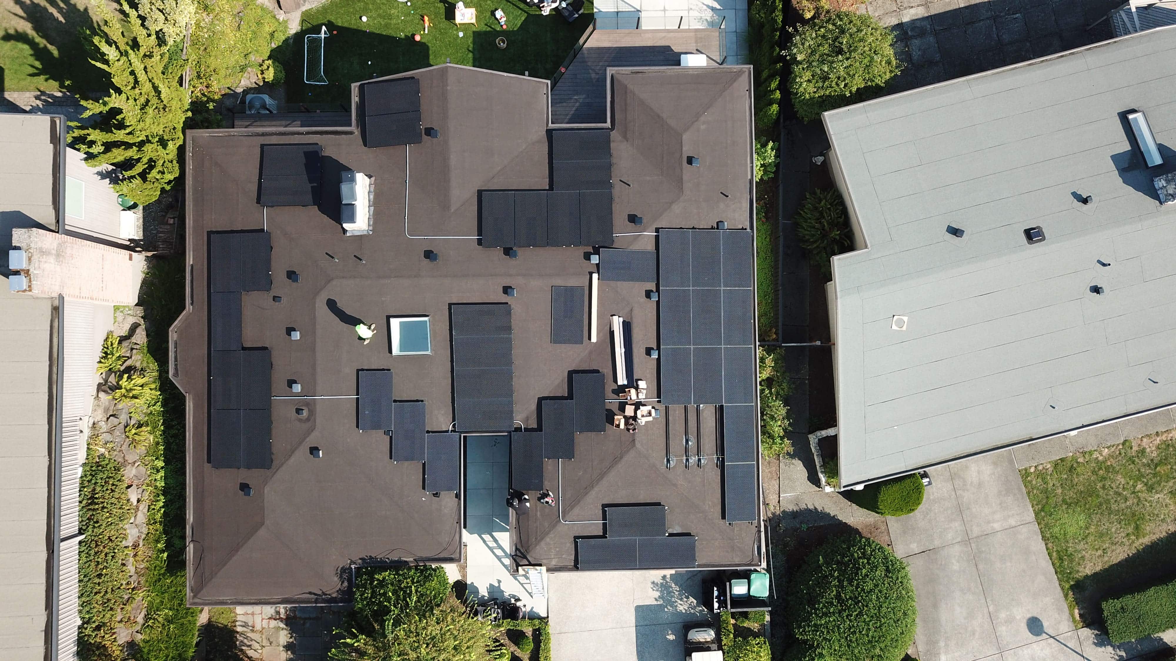 Choosing Solar Panels in Seattle: REC vs. Silfab vs. Qcells