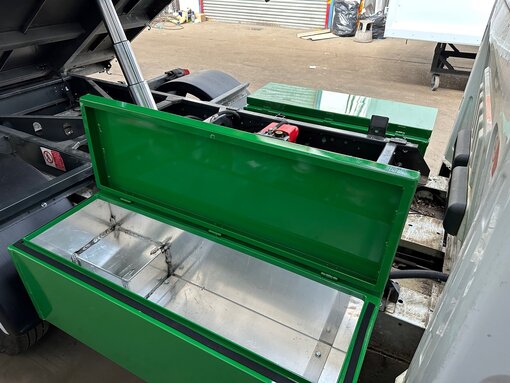 Ford Transit 3954 LWB Crew Cab Tipper, N/S & O/S, pair of under body ...