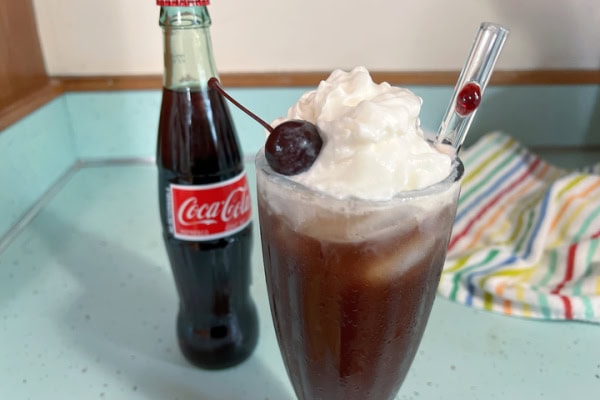 Recreating the Classic Old-Fashioned Chocolate Coke at Home - Retro ...