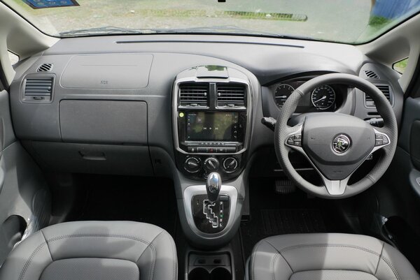 proton exora interior