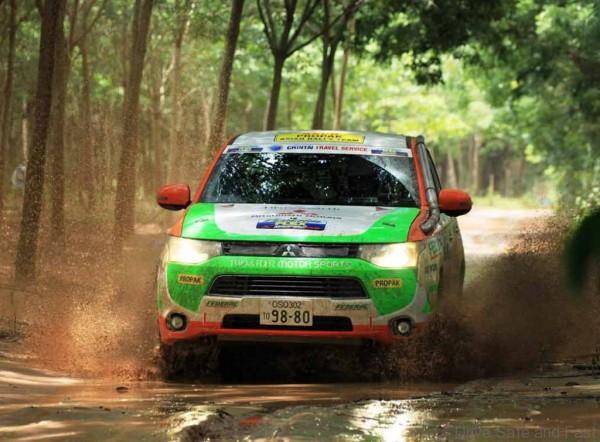 Mitsubishi Outlander PHEV For Asia Rally 2014