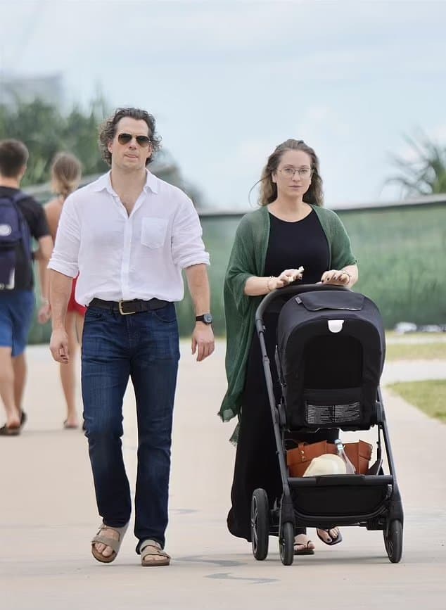 Henry Cavill and Natalie Viscuso Step Out with Newborn Baby in Gold Coast, Australia