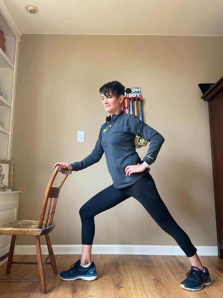 Simple Desk Stretches for Runners That Sit All Day - Running Glow