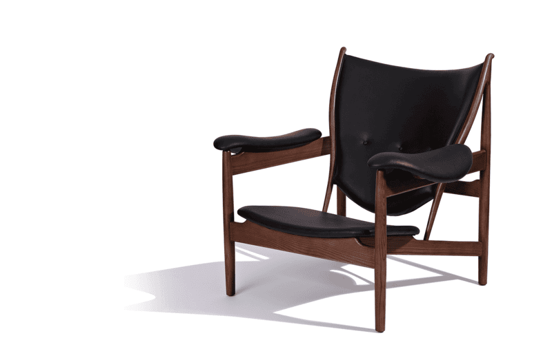 Chieftain Chair Replica – Finn Juhl Lounge Icon in Walnut | Derlook NZ
