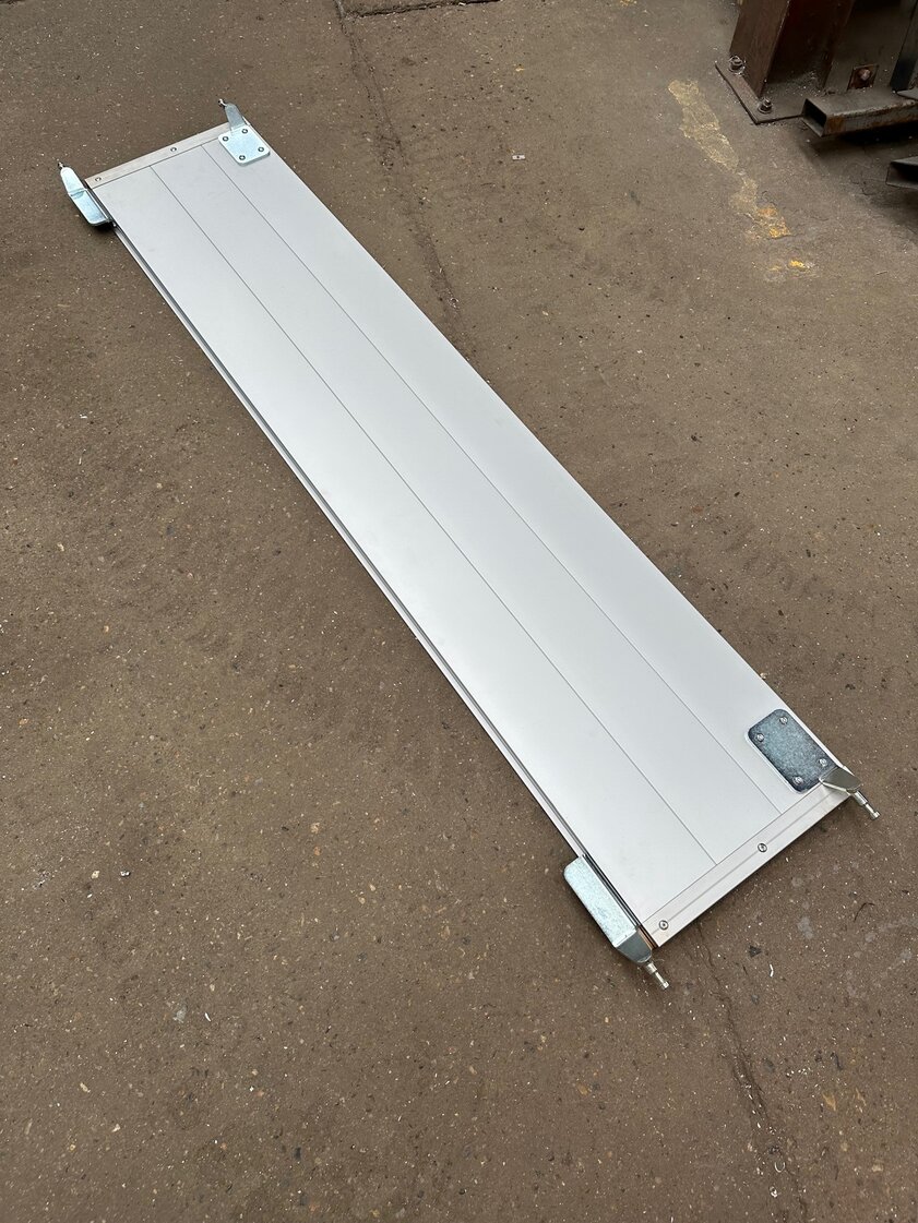 Tailboard with end cap Complete - Tipmaster
