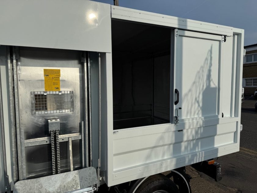 FORD TRANSIT TIPPER WITH BIN LIFT - Tipmaster