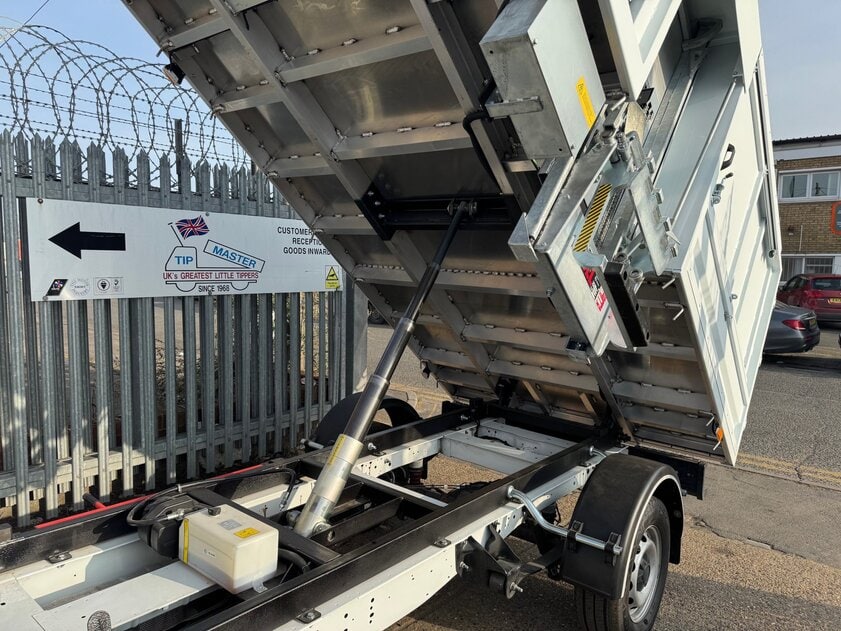 FORD TRANSIT TIPPER WITH BIN LIFT - Tipmaster