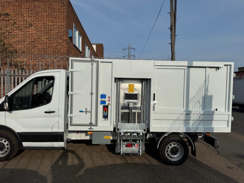 FORD TRANSIT TIPPER WITH BIN LIFT - Tipmaster